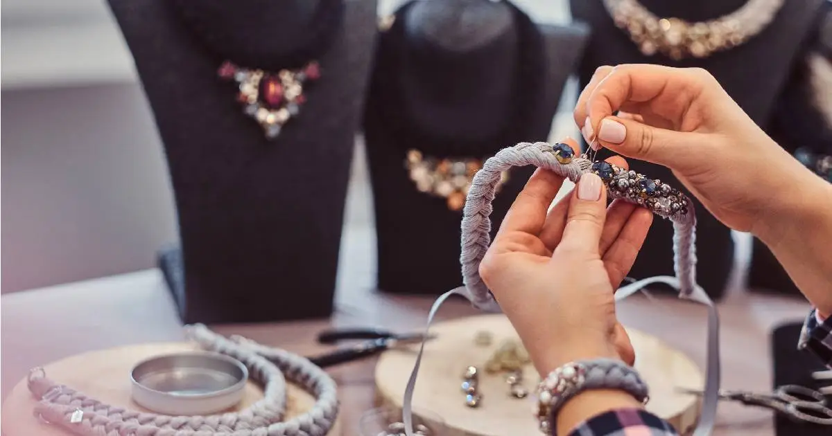 How to Choose the Right Jeweler for Your Custom Design Project?